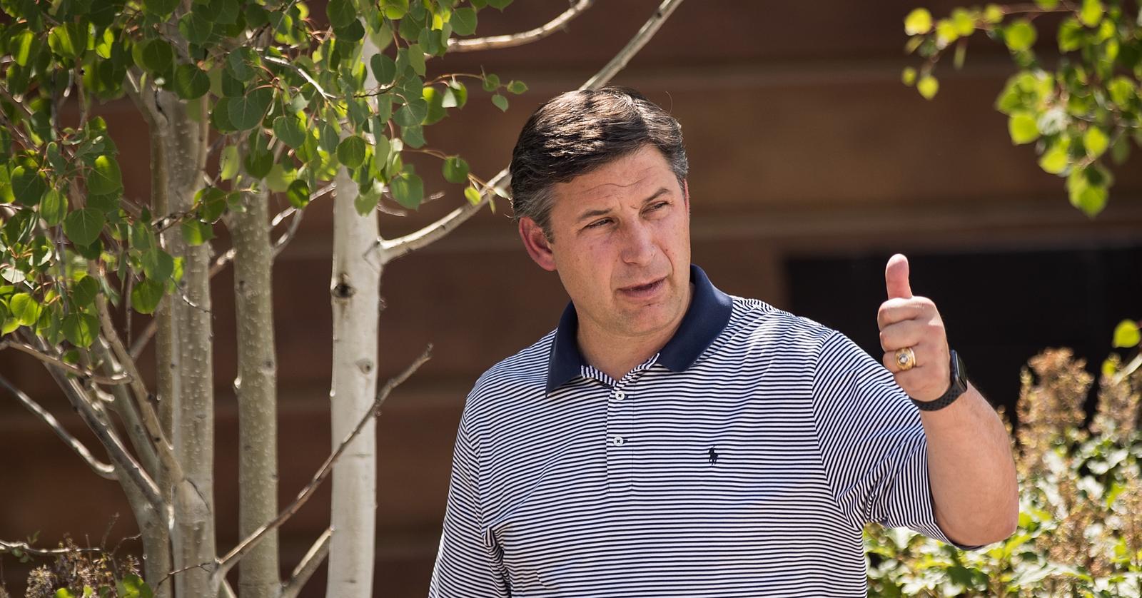 Choosing a SoFi Weekly Income ETF: WKLY Versus TGIF