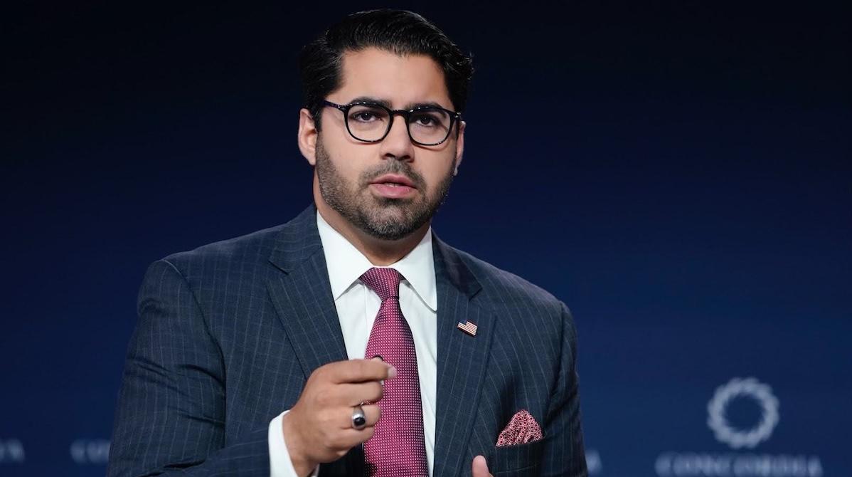 Hooman Shahidi Sparks Buzz at the Mark Twain Prize Ceremony