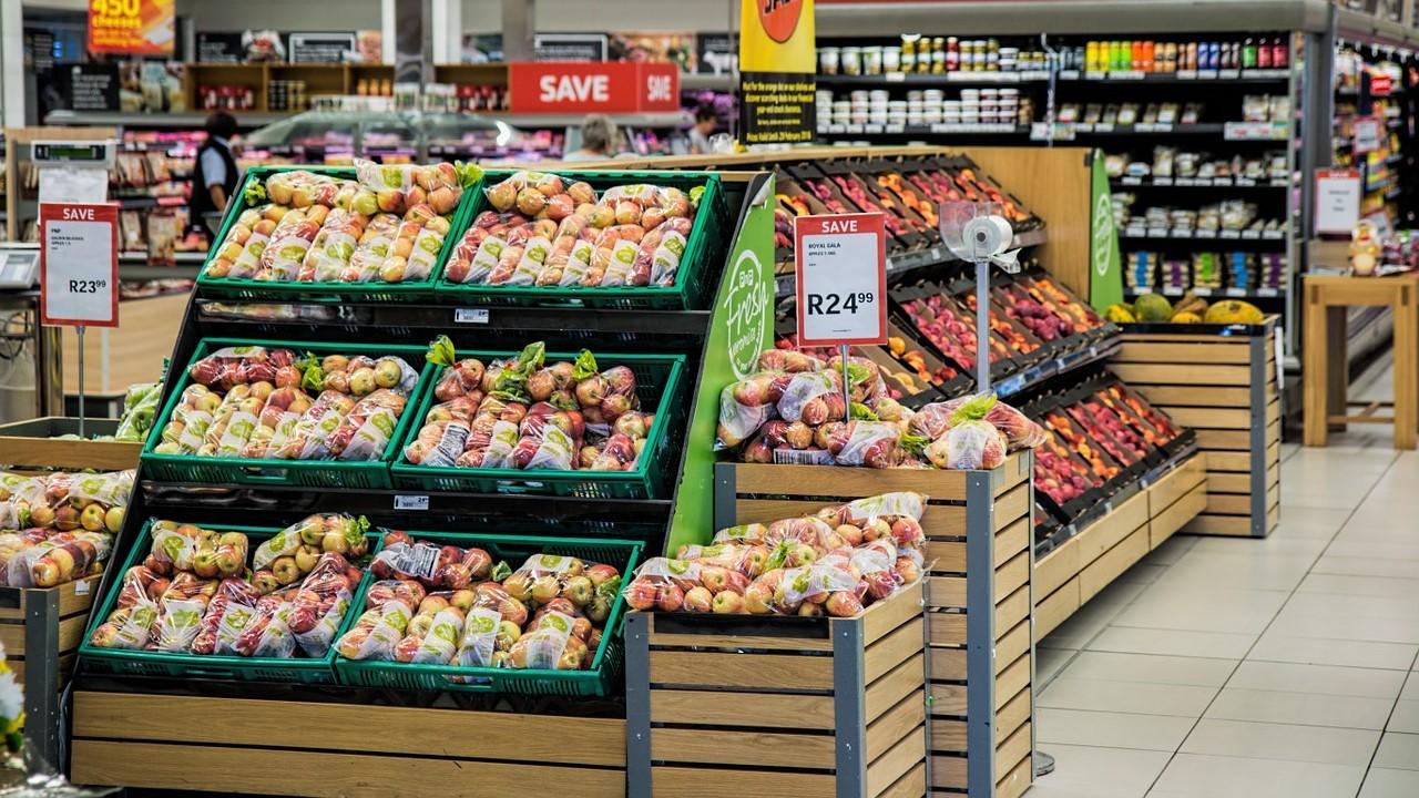 Who Owns Southeastern Grocers and How Has It Expanded?