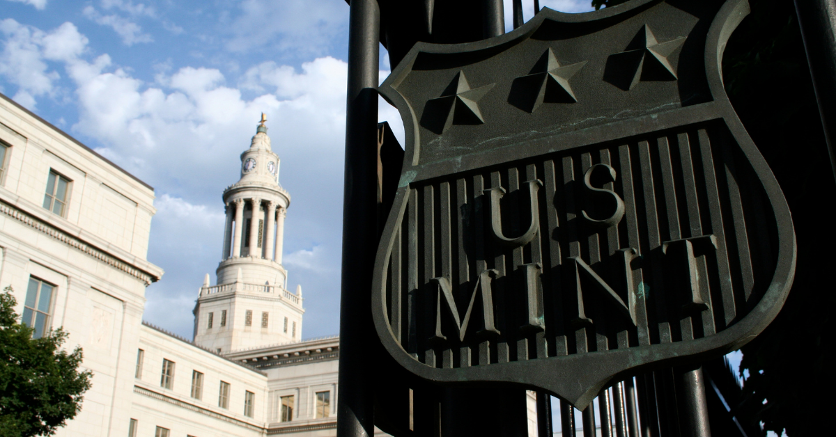 What's the Difference Between USD and USDT?