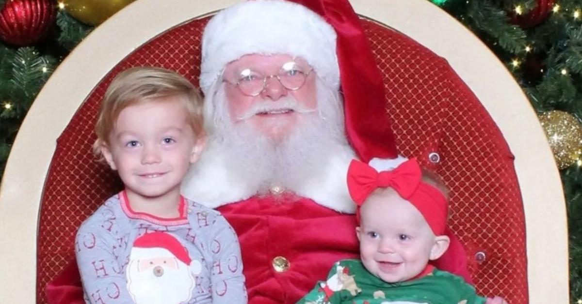 What's the Typical Mall Santa Salary? Seasonal Gig Details