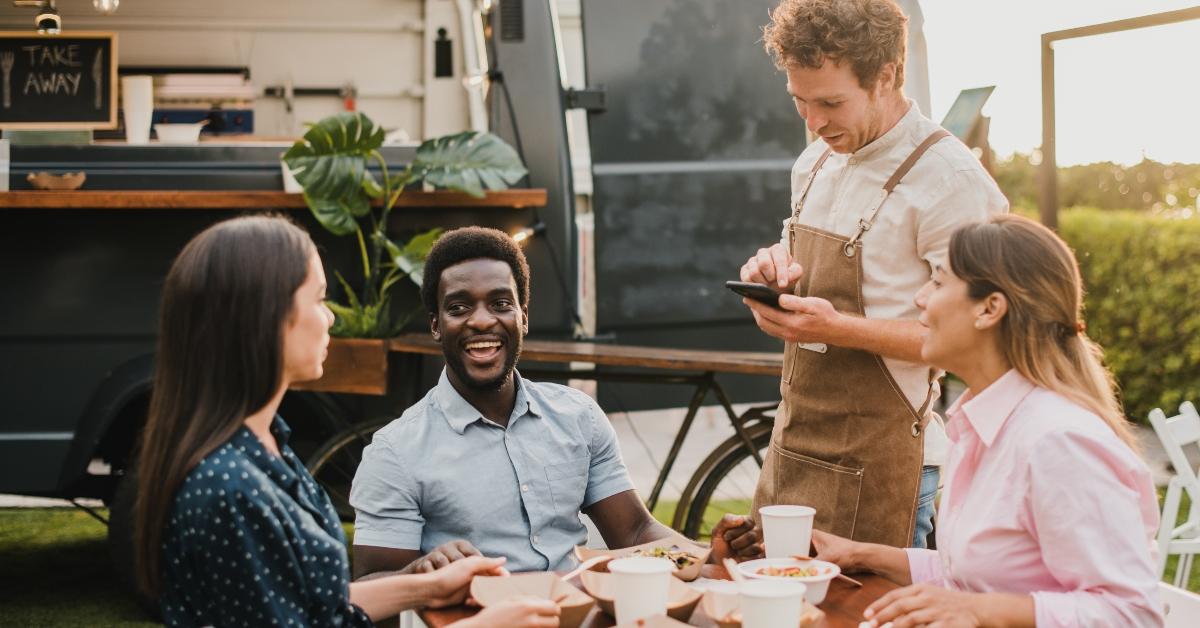 5 Venmo Etiquette Rules to Follow When Splitting the Bill