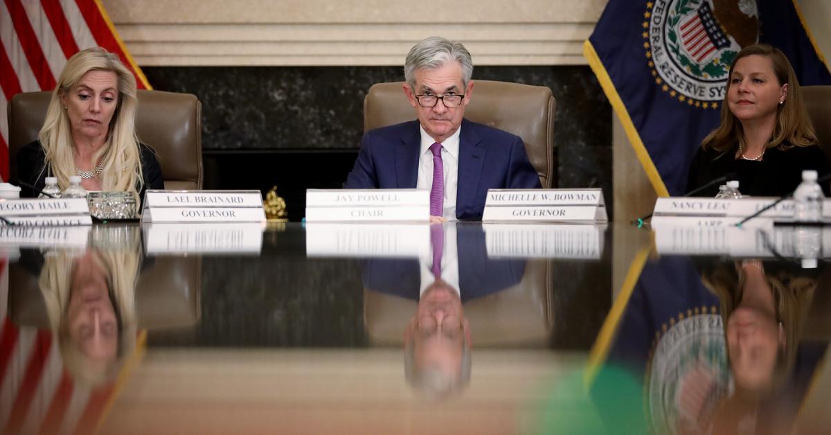 Can Federal Reserve Members Trade Individual Stocks?