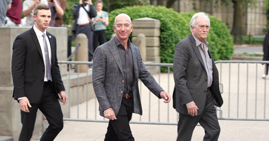 Who Are Jeff Bezos’s Siblings?