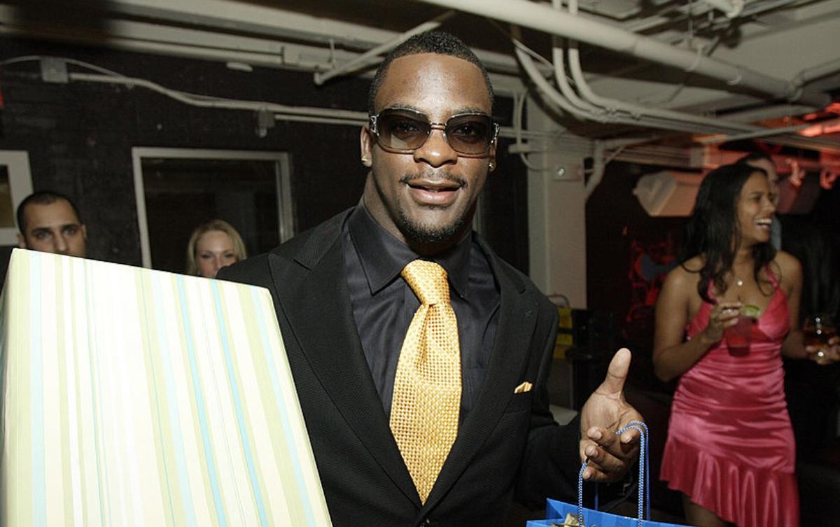 Former NFL Player Clinton Portis' Net Worth Amid Healthcare Fraud