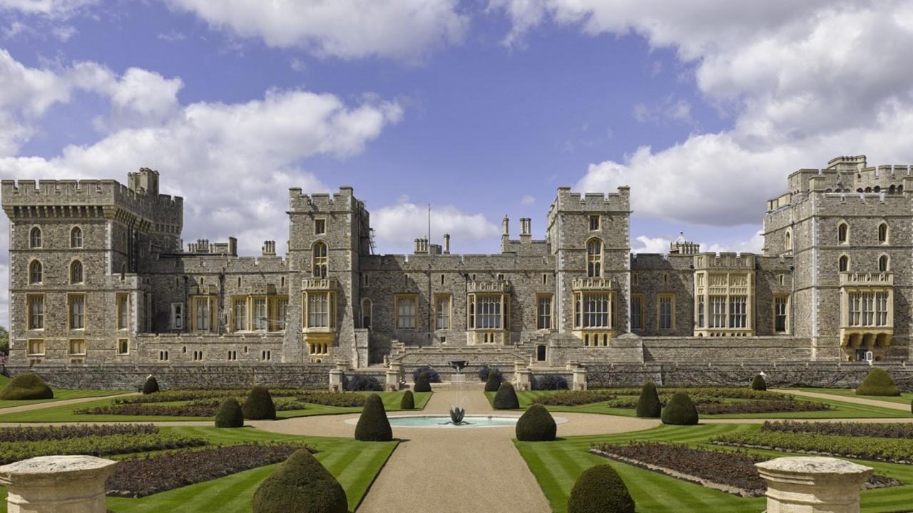 How Many Castles Does the Royal Family Have? Real Estate Details How Many Castles Does the Royal Family Have? Real Estate Details