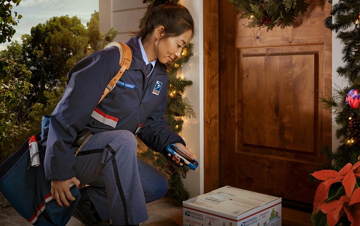 Holiday Tipping Guide — Here's Who to Tip and How Much