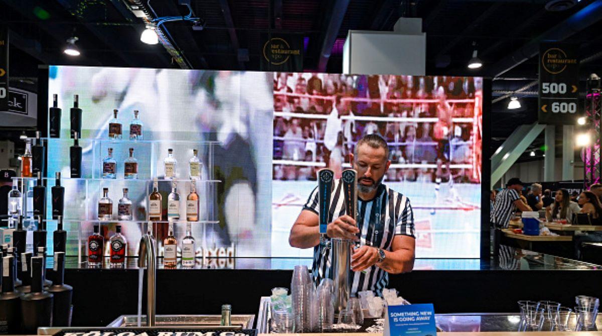 Service Charge vs. Tip: What to Know Before Dinning Out