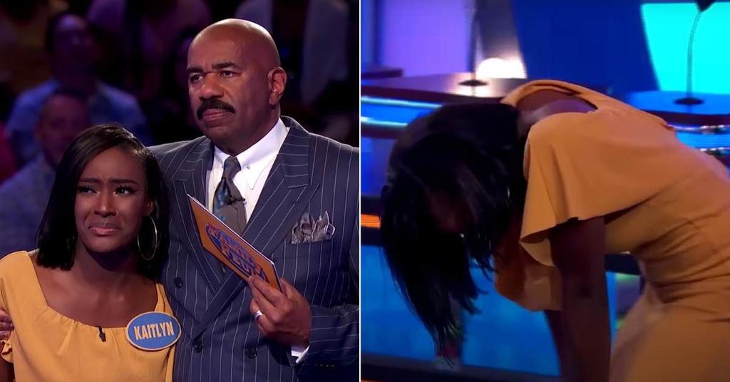 'Family Feud' player breaks down in tears and hugs her family after ...