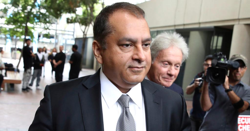 Elizabeth Holmes & Sunny Balwani’s Texts Become ‘The Dropout’ Dialogue