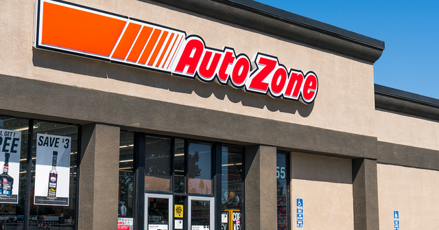 AutoZone Stock: Analysts’ Ratings and Target Prices
