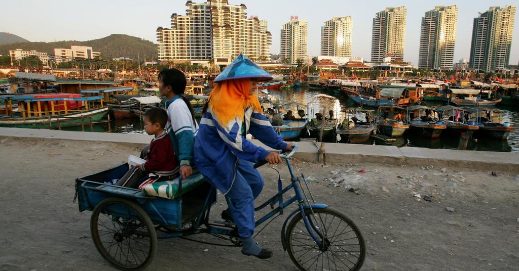 China’s Interest Rate Cuts Might Not End Its Housing Crisis